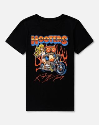 These Hooters Tees Will Score You All the Laughs - The Inspo Spot