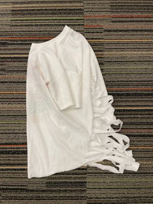 How to Cut a T Shirt To Make It Even Cooler - The Inspo Spot