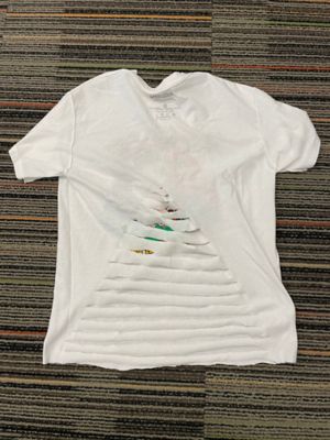 How to Cut a T Shirt To Make It Even Cooler - The Inspo Spot